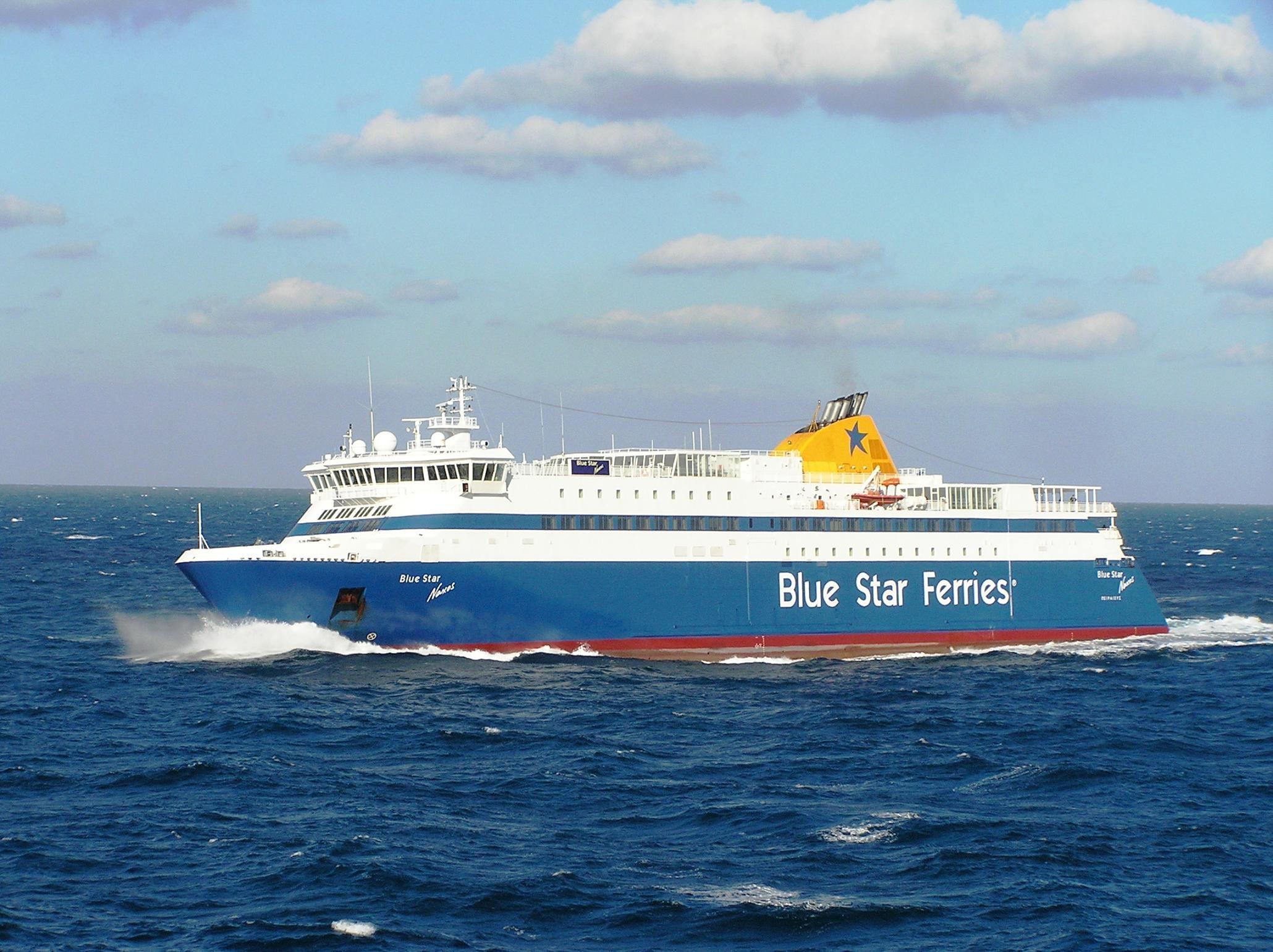 Blue Star Naxos off Paros - Blue Star Naxos - Shipfriends